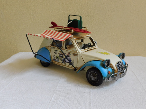 KOVOVÝ MODEL AUTA CITROEN KACHNA 2 CV-HOLIDAY