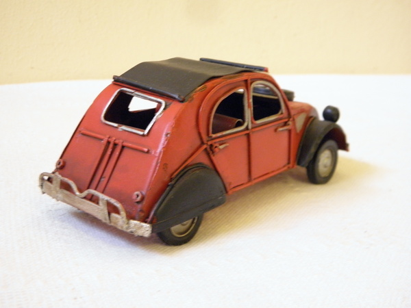 KOVOVÝ MODEL AUTA CITROEN KACHNA 2 CV- RETRO