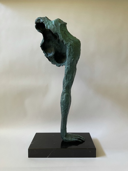 TORZO ŽENY - BRONZOVÁ SOCHA NA MRAMORU