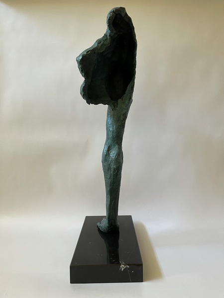 TORZO ŽENY - BRONZOVÁ SOCHA NA MRAMORU