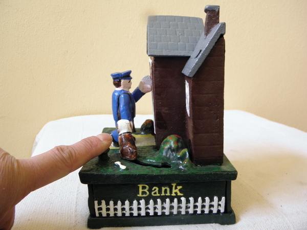 KOVOVÁ MECHANICKÁ KASIČKA - BANK- SPECIAL DELIVERY